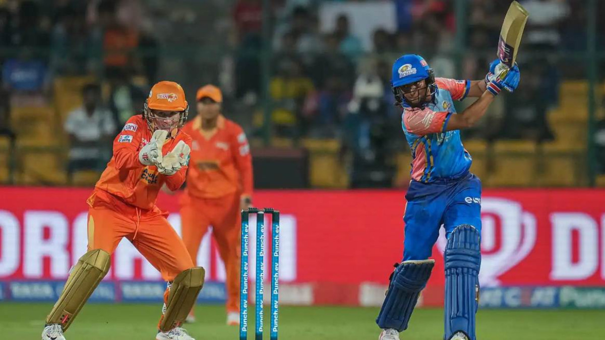 GG vs MI, WPL 2025: मुंबई इंडियंस ने गुजरात जायंट्स को 5 विकेट से हराया, साइवर-ब्रंट ने जड़ा ...
