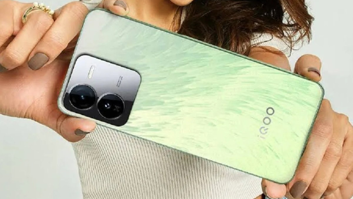 iQOO Z9x 5G: ₹8,500 की तगड़ी छूट पर पाएं 30 मिनट की चार्जिंग में 10 घंटे तक चलने वाला फोन, चेक ...