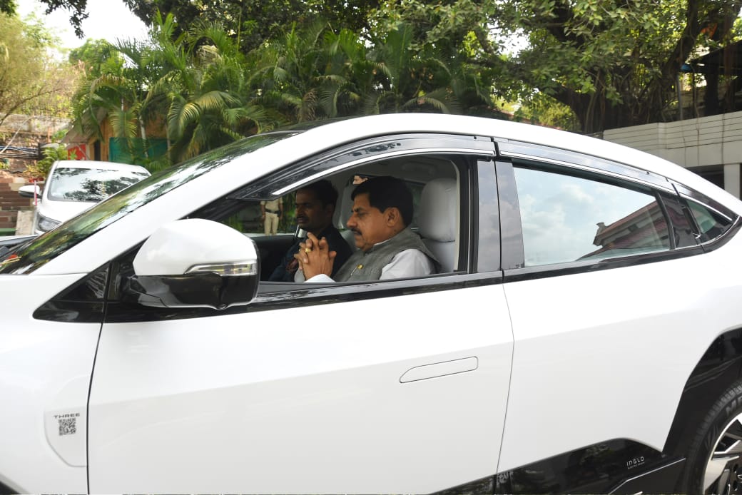 MP News: काफिले में EV कार शामिल करने वाले देश के पहले CM बने मोहन यादव ...
